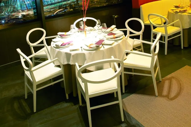 Mueble de España - Proyectos - Restaurante Vertical