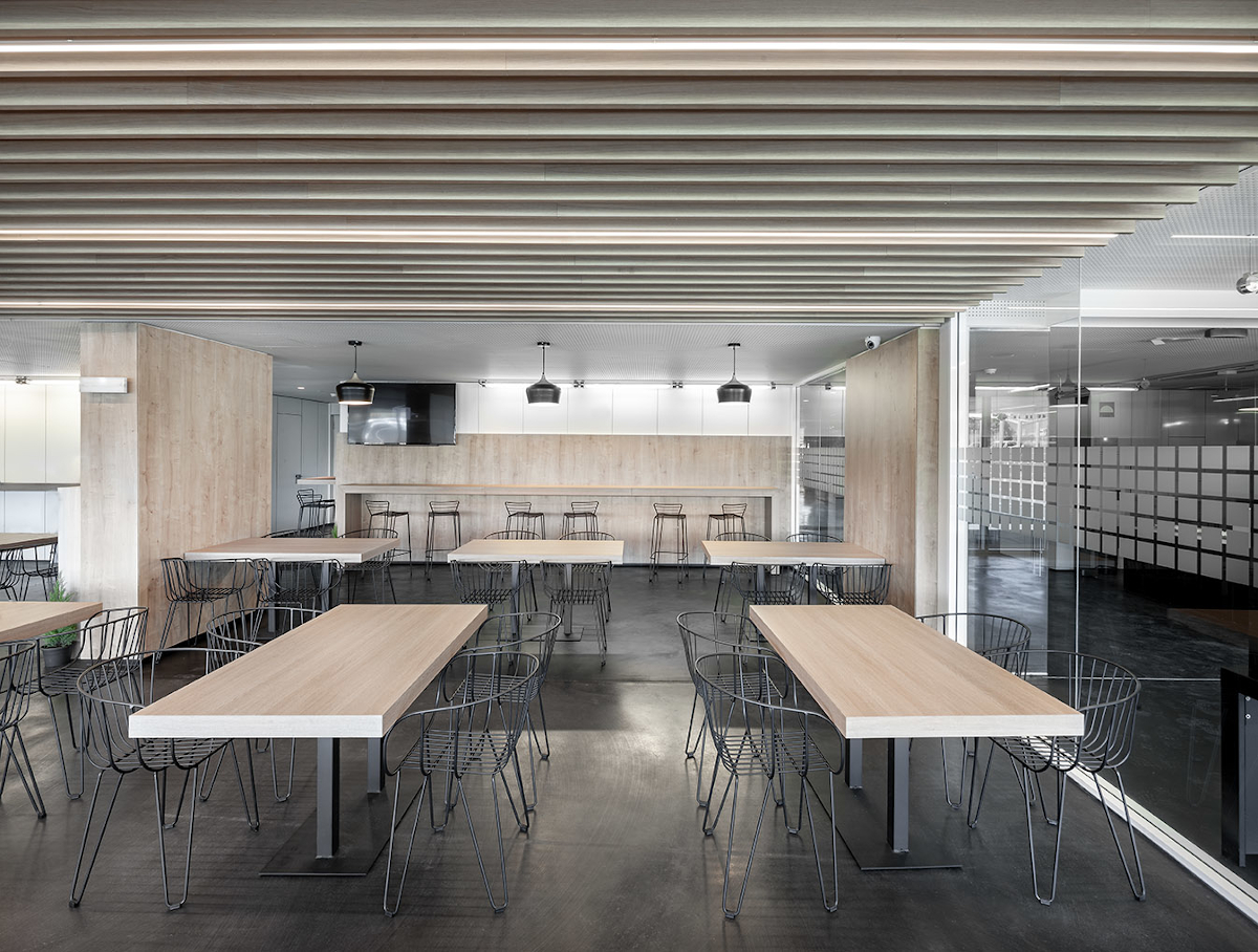 Mueble de España - Projects - Cafeteria in NAVARRA ARENA multipurpose ...
