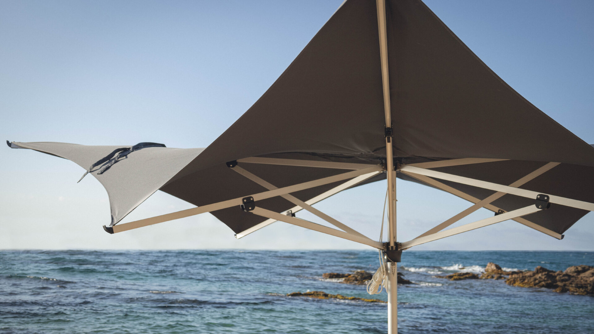 Mueble de España - Products - ZENIT – Aluminium parasol 3x3m