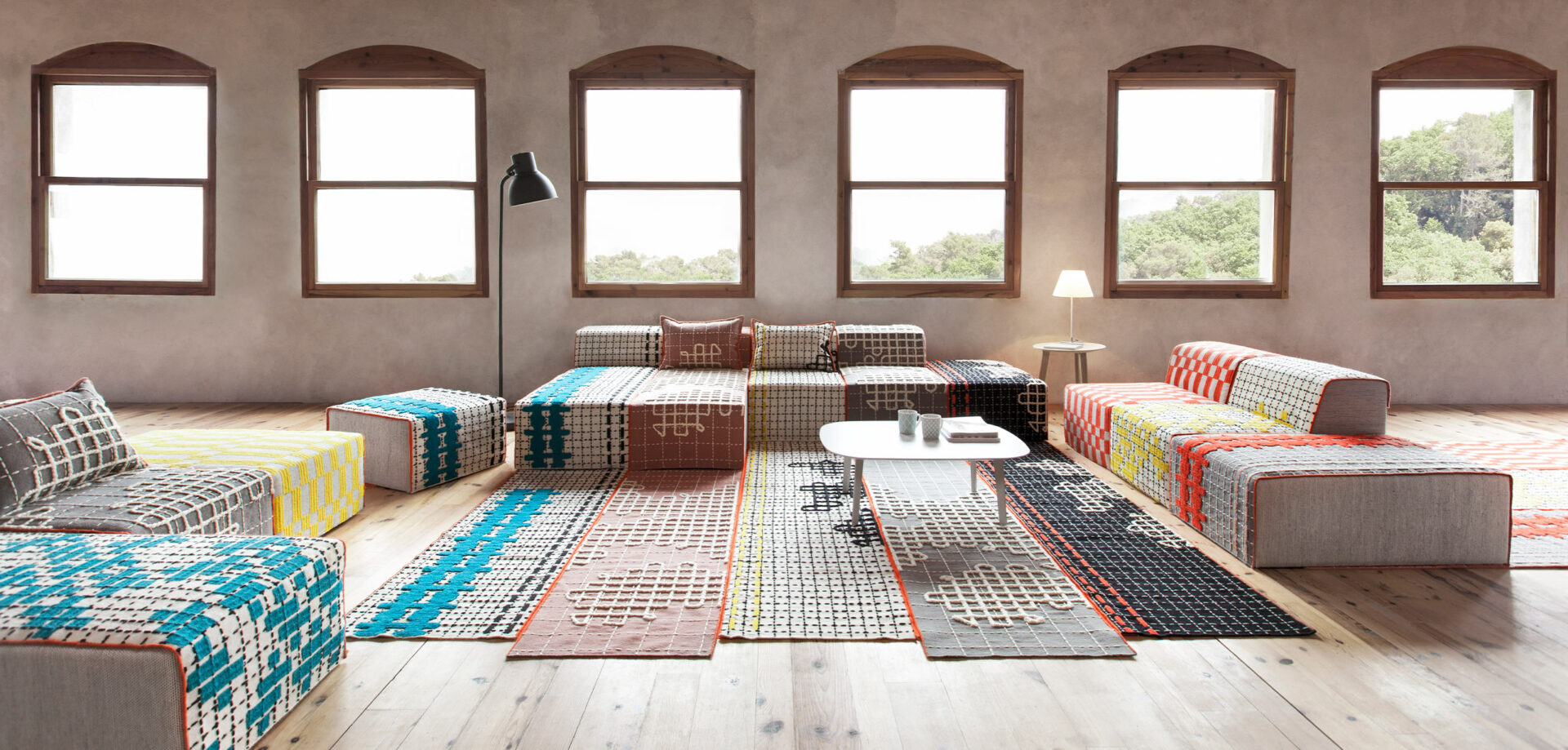 Mueble de España - Productos - BANDAS Espacios | Alfombras y asientos ...